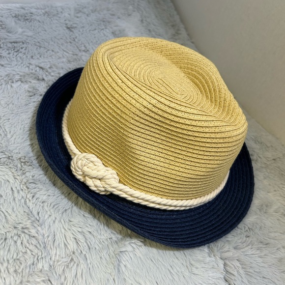 Sunny Dayz | Accessories | Stylish Twotone Fedora Hat | Poshmark